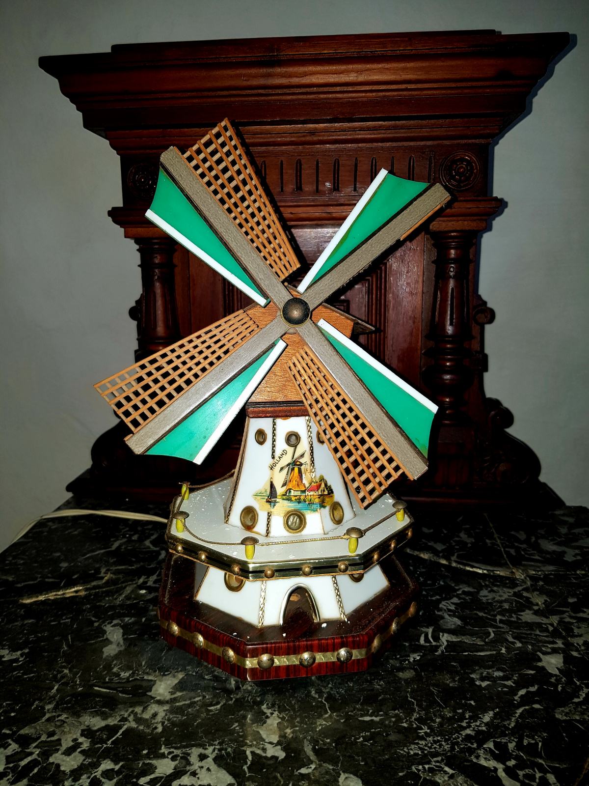 Vjetrenjača - svijetli i svira