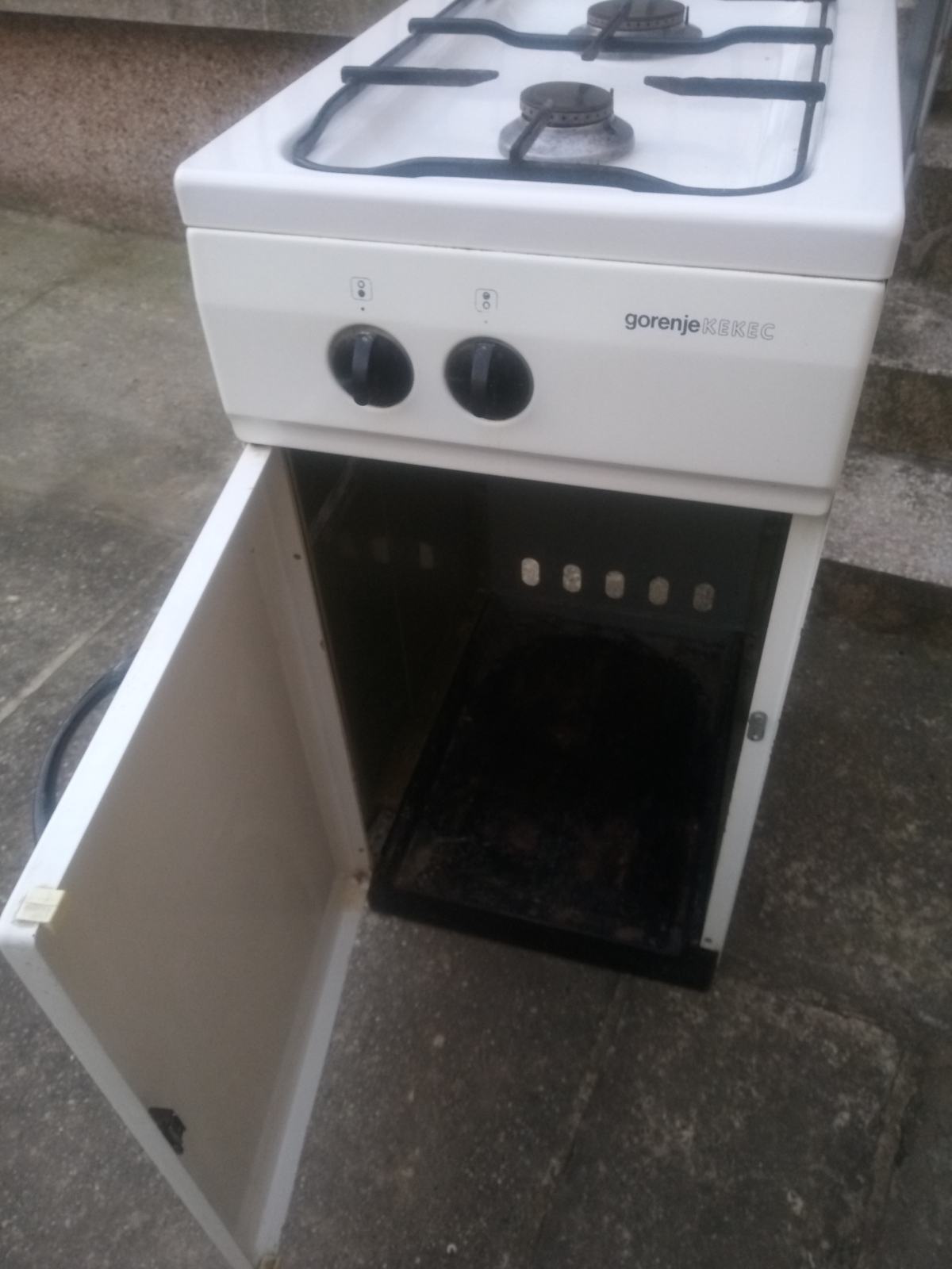 PRODAJEM PLINSKU PEĆ NA GRADSKI PLIN KEKEC GORENJE