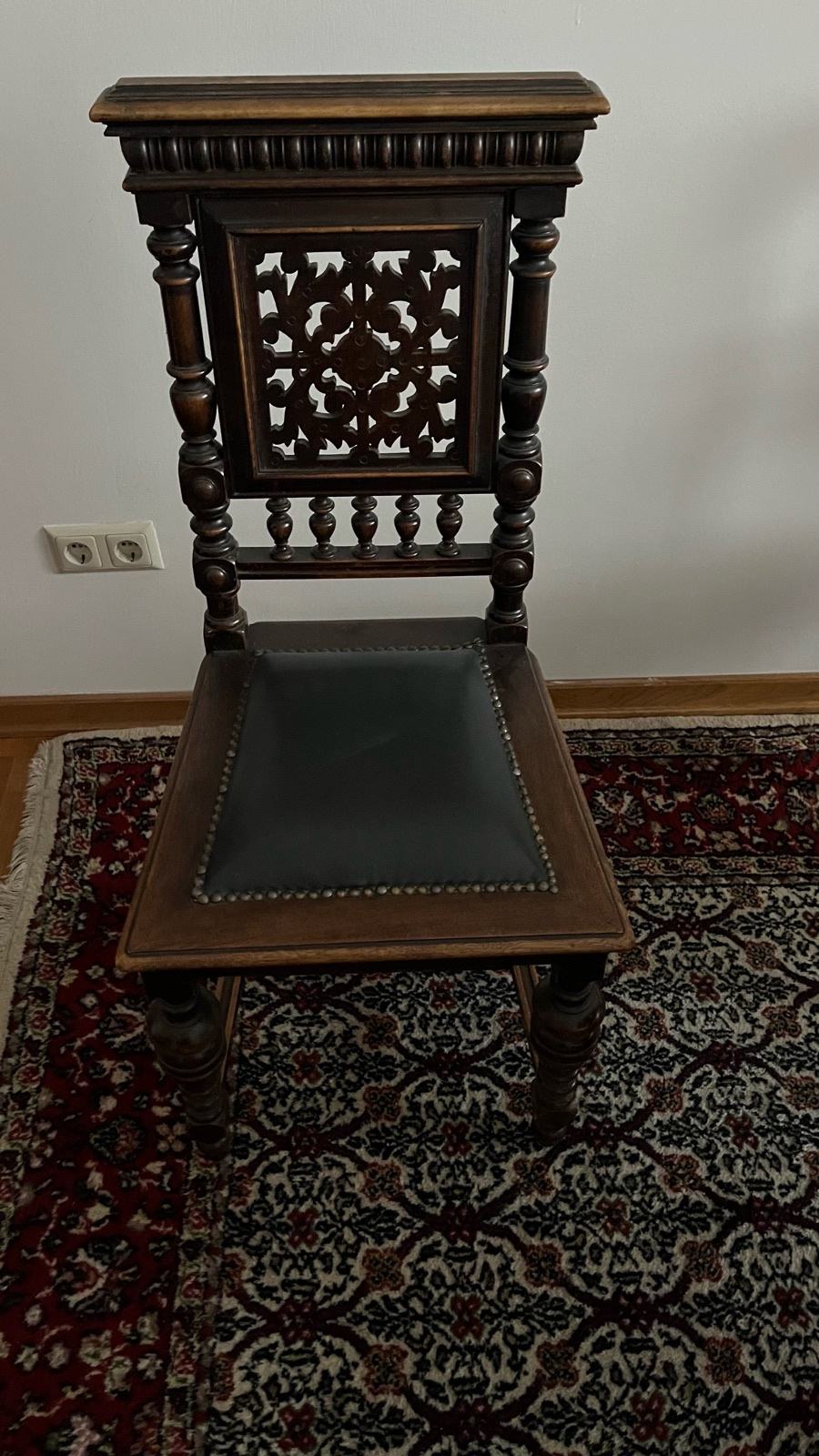 Antikni stolac 2 komada