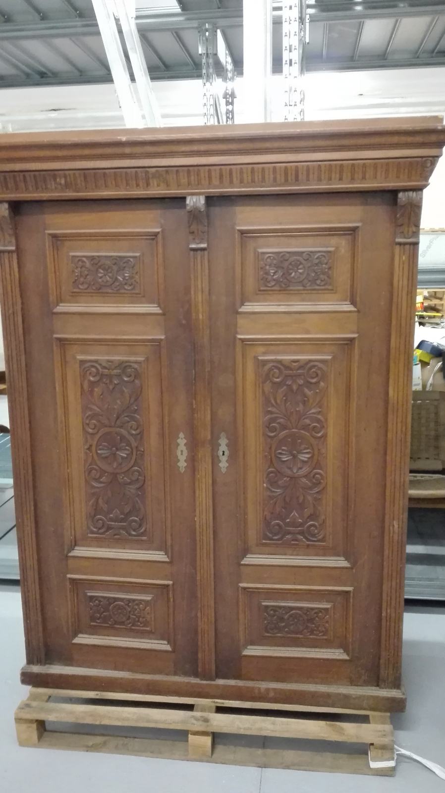 Dva stara alt deutch ormara