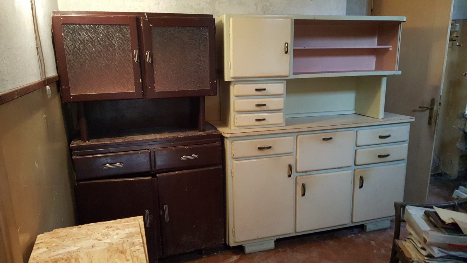 Dva starinska ormara (Kredenca)