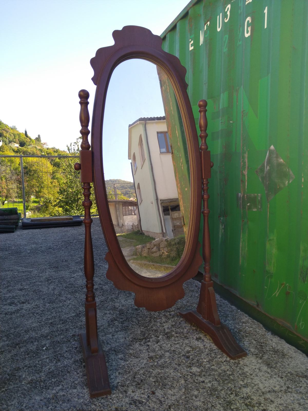 Ogledalo samostojeće