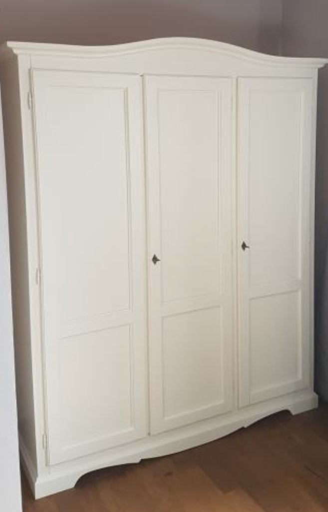 Ormar/masivnim ormar/trokrilni