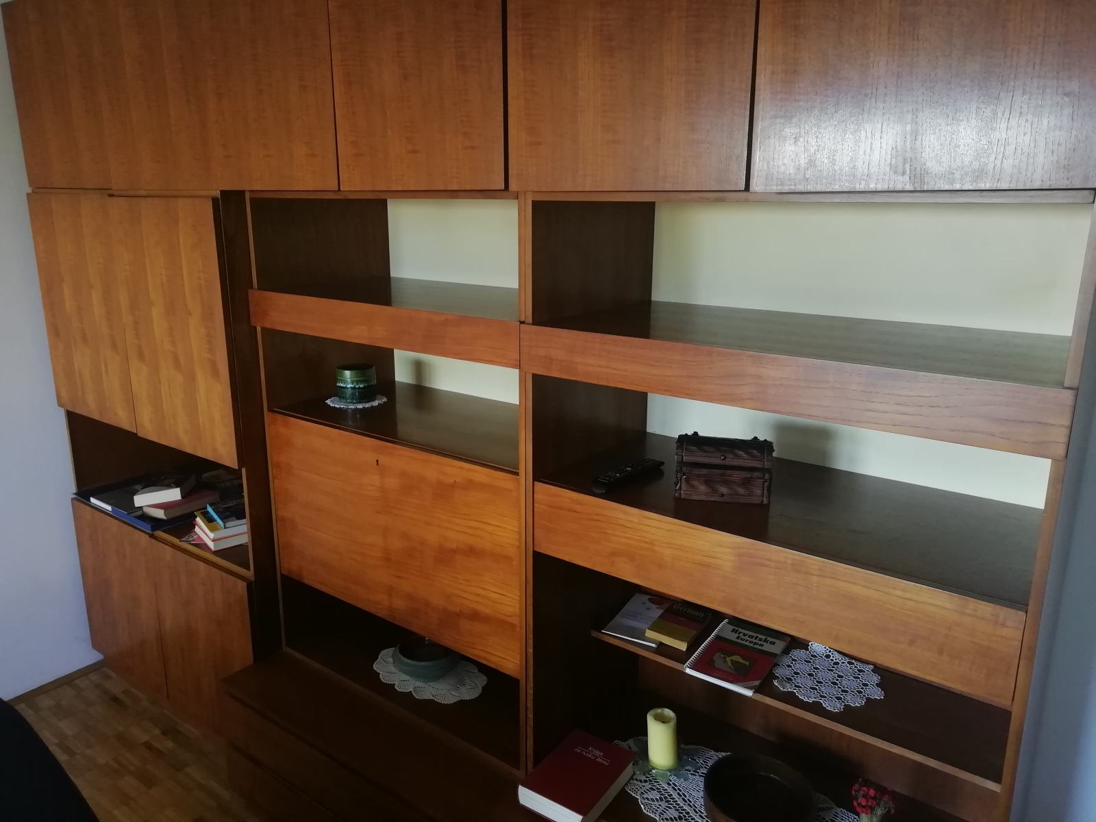 ORMAR RETRO VELIKI DNEVNI BORAVAK 300 x 50/60/70 x 240 *** HITNO