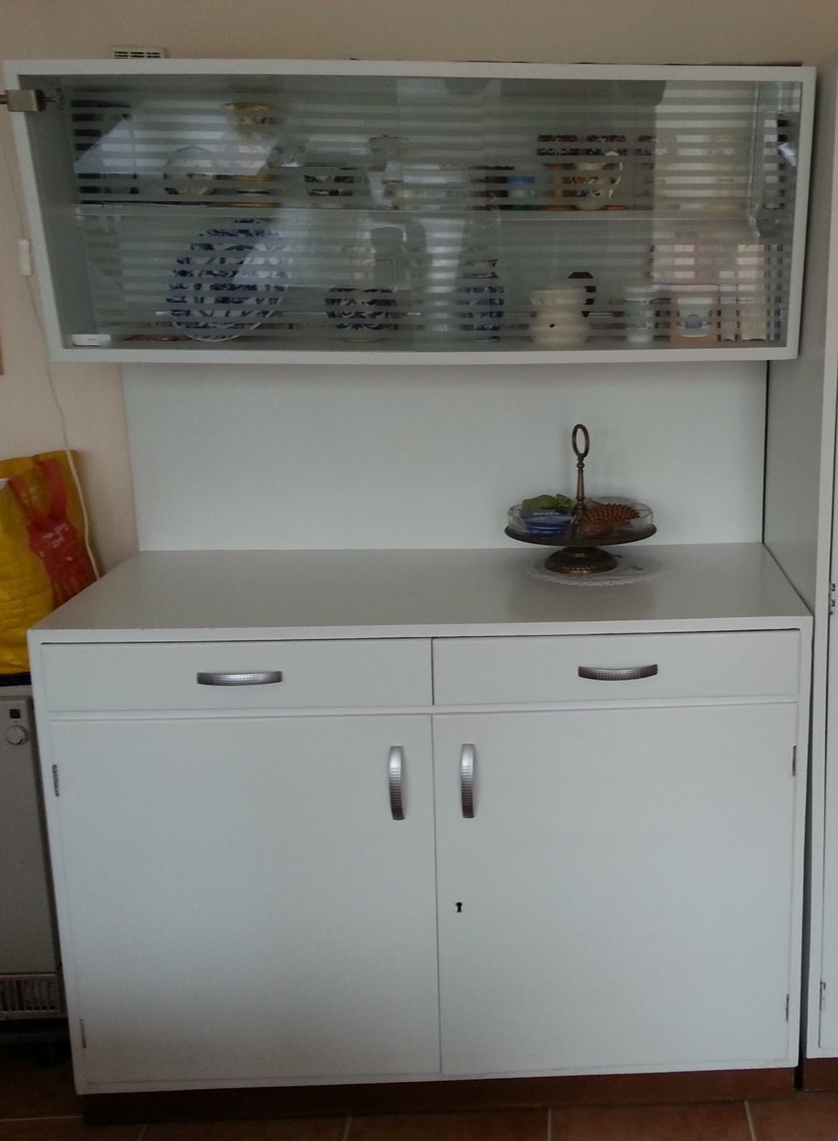 Starinska kredenca / kredenac