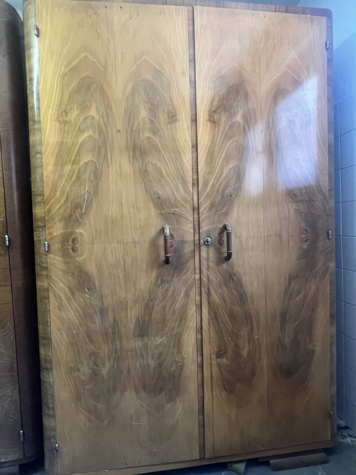 Starinski ormar 176x115x56 poklanjam