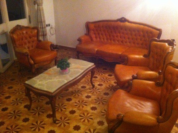 Stilski namještaj Luj Filip: trosjed, tri fotelje