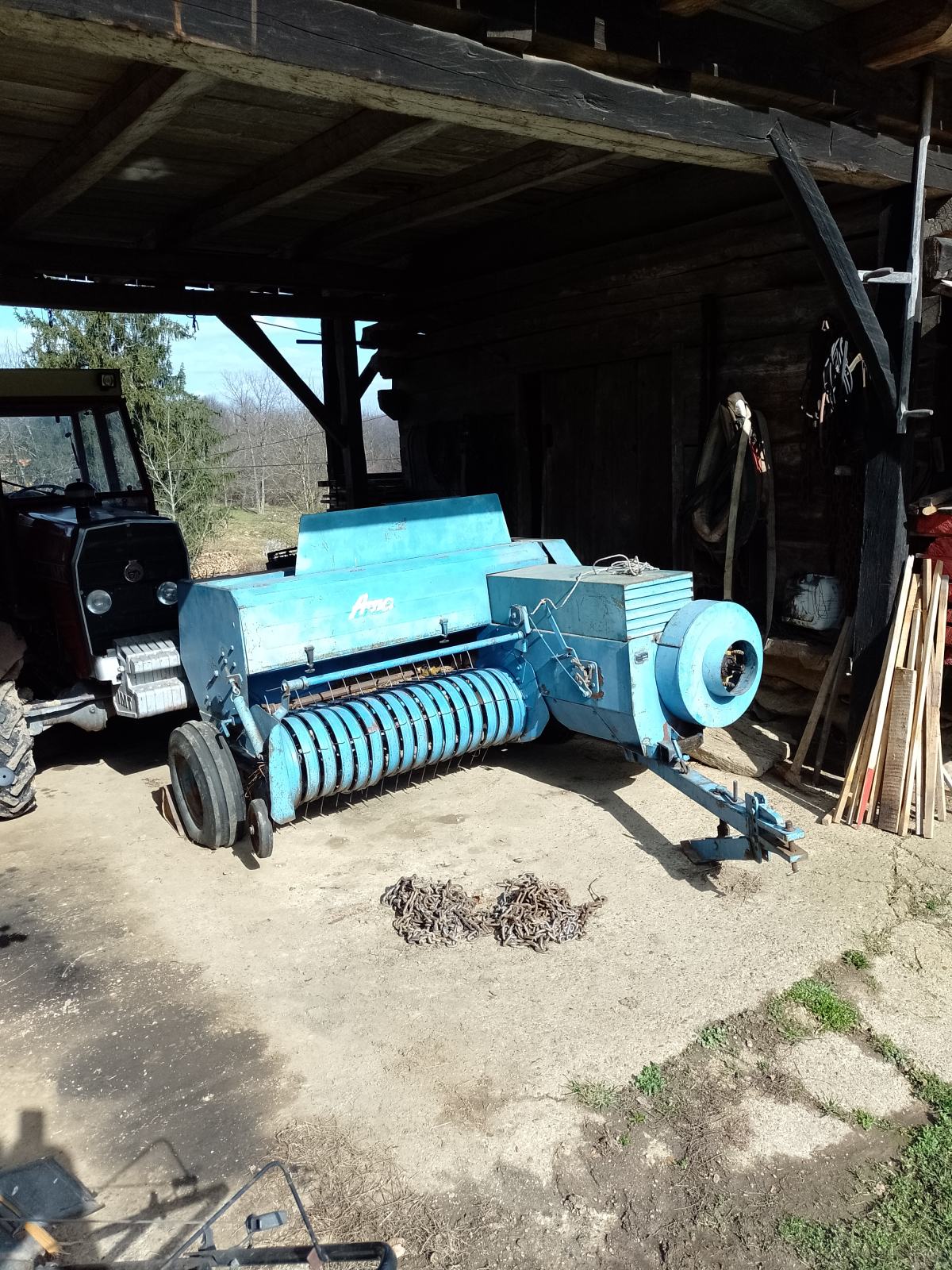 Balirka za kockaste bale ama 163