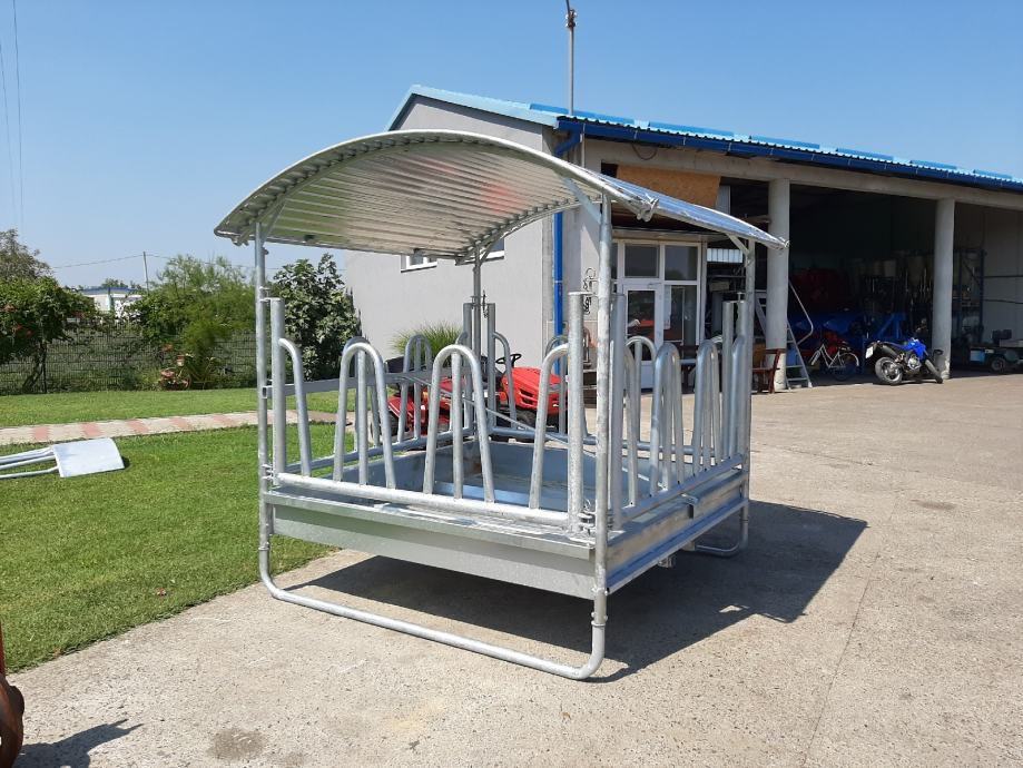 VANJSKA HRANILICA ZA STOKU S KROVOM