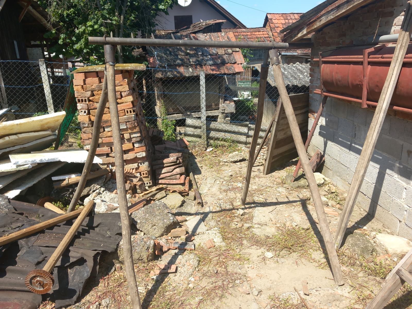 Drvena vješala za svinje