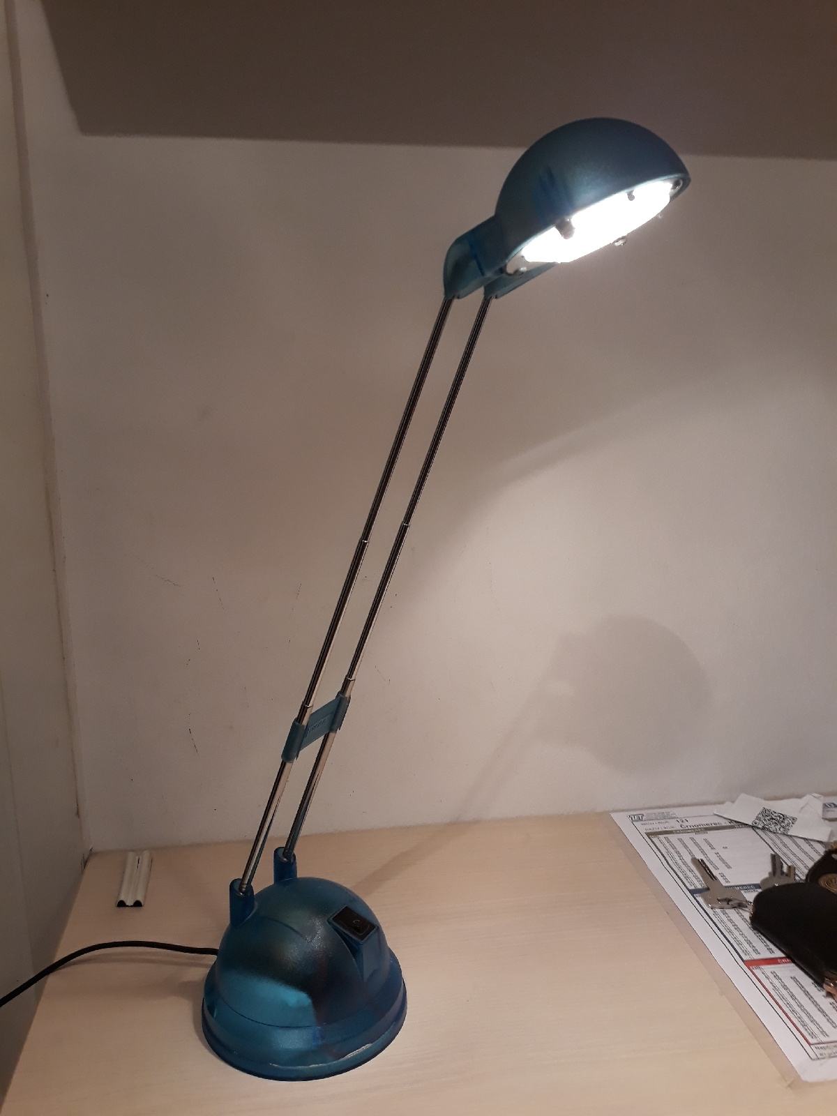 Stolna halogena lampica 220V 20W