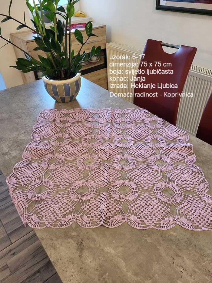 Heklani stolnjak - ljubičasta boja