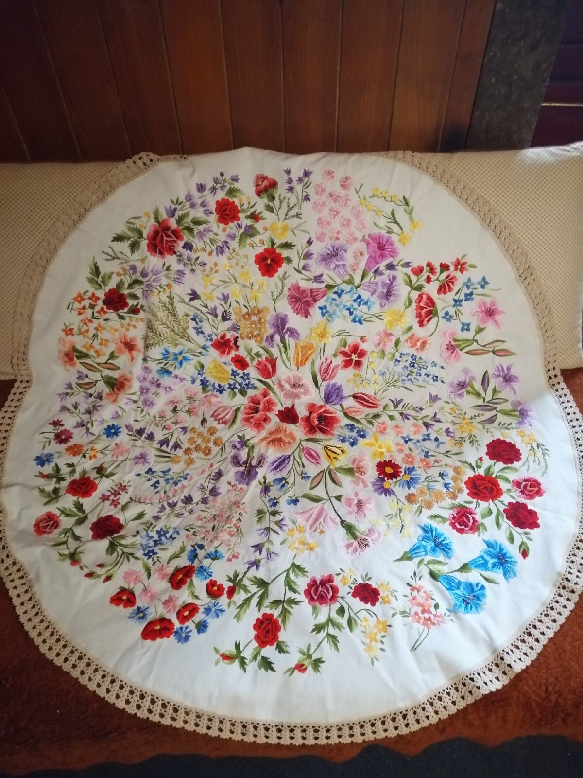 Ručno veženi stonjak