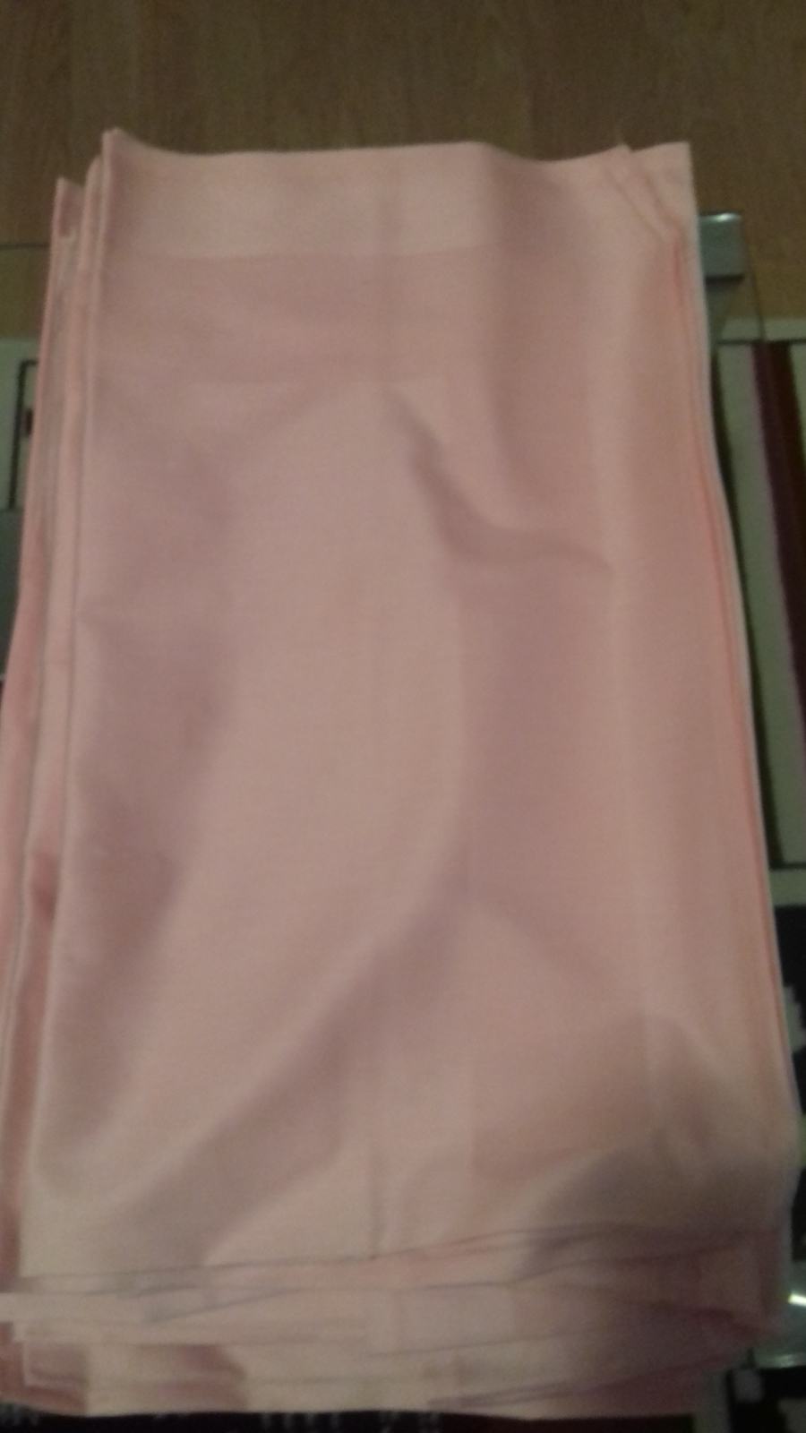 Stolnjaci Nadstolnjaci damast rozi 80 sa 80 cm 50kn