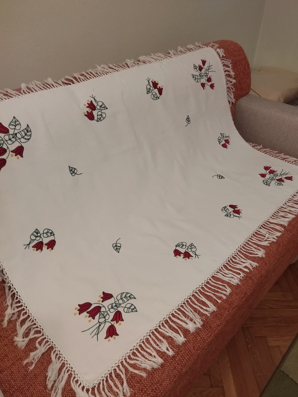 STOLNJAK ZA MANJI STOL