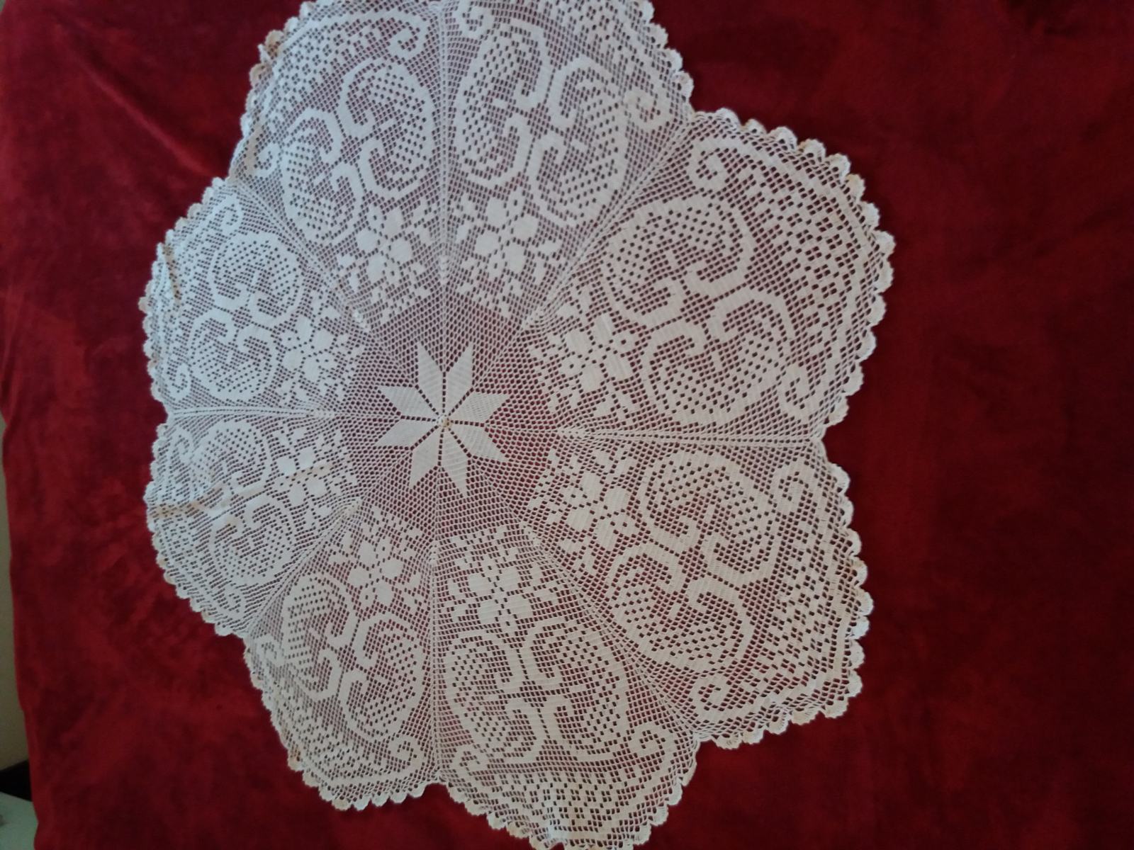 Unikat vezeni stolnjaci