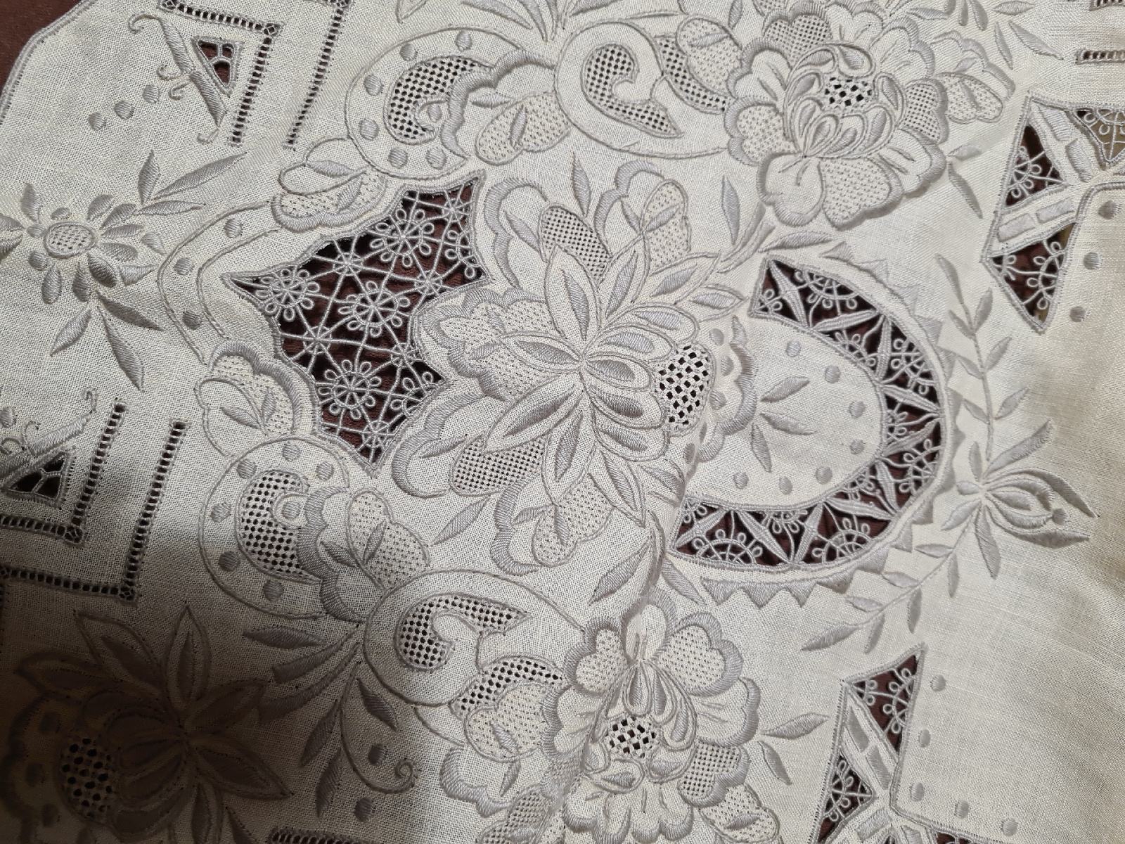 vrlo lijepi razni stoljnaci