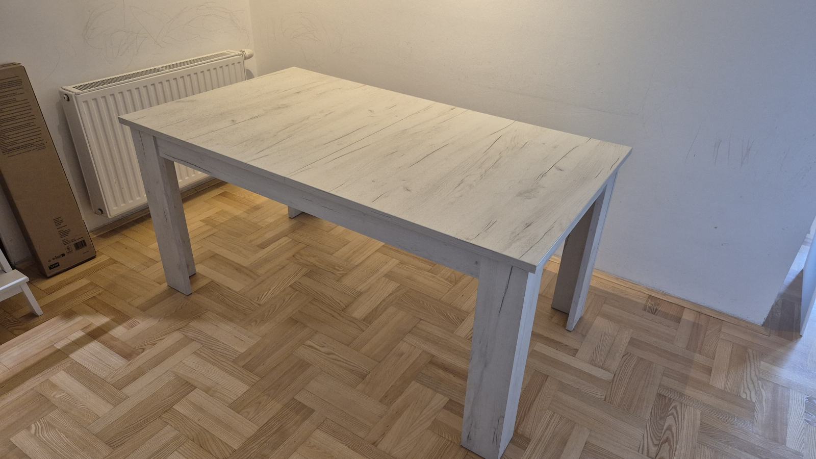 Blagavaonski stol na razvlacenje