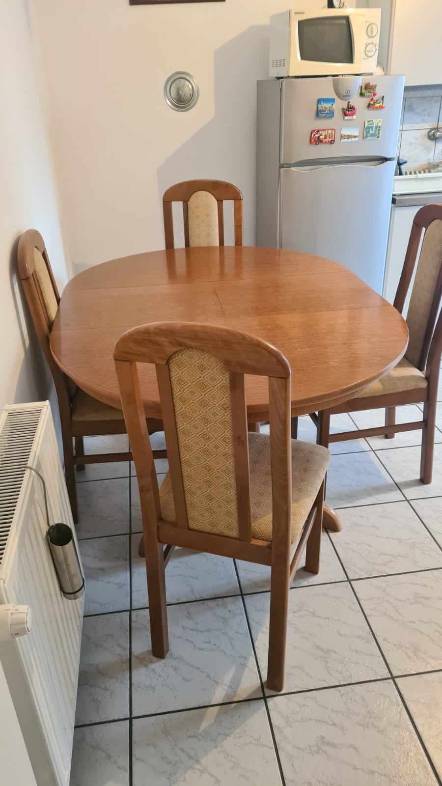 Blagovaonski stol i 4 stolice