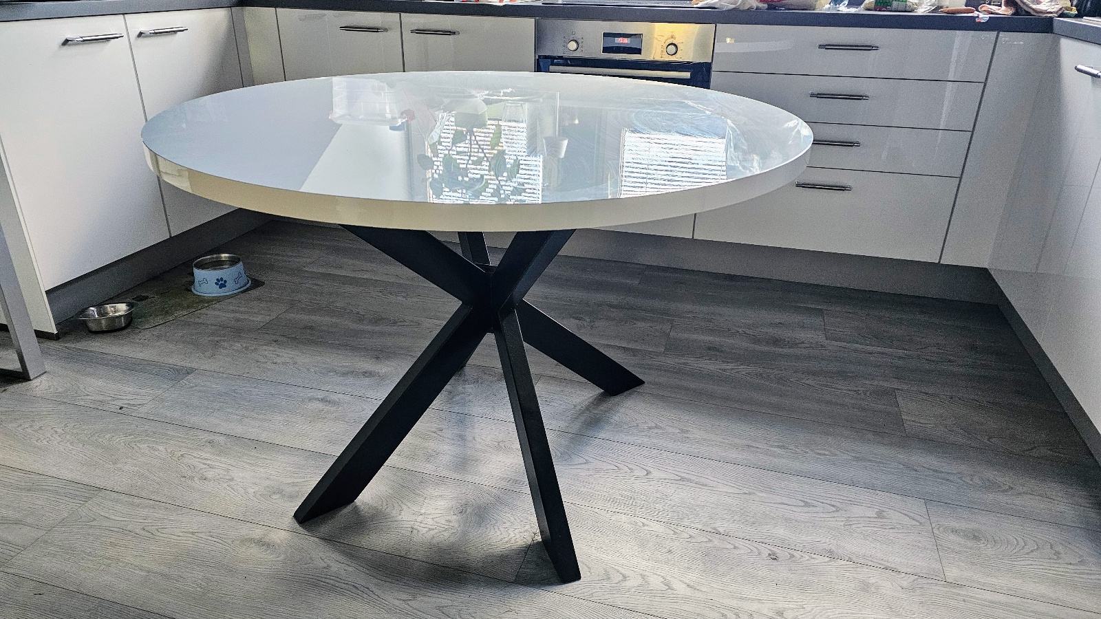 Blagovaonski stol okrugli 120 cm