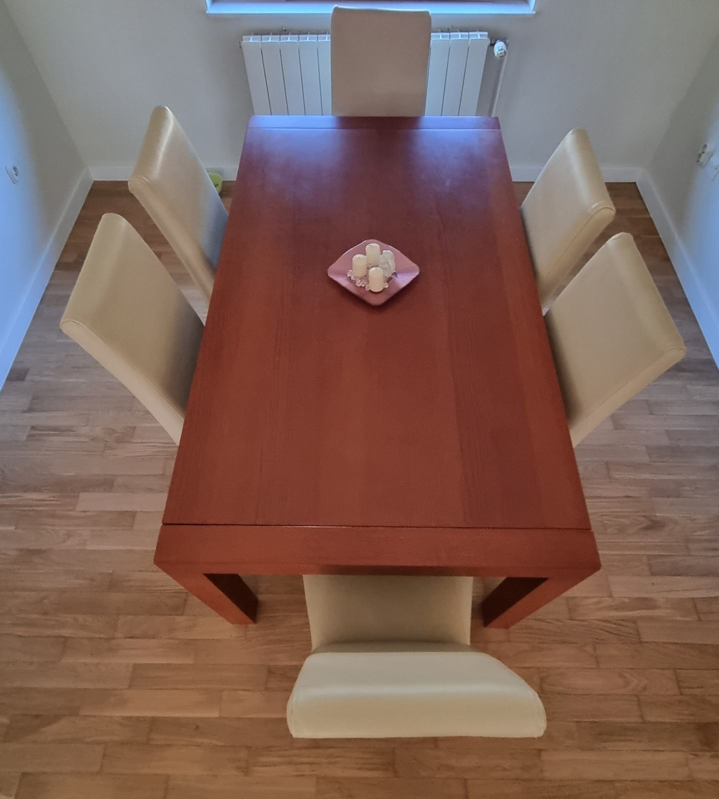 Blagovaonski stol i stolice, komplet