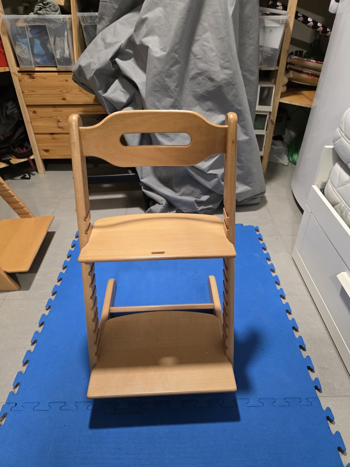 Dječji blagovaonski stolac