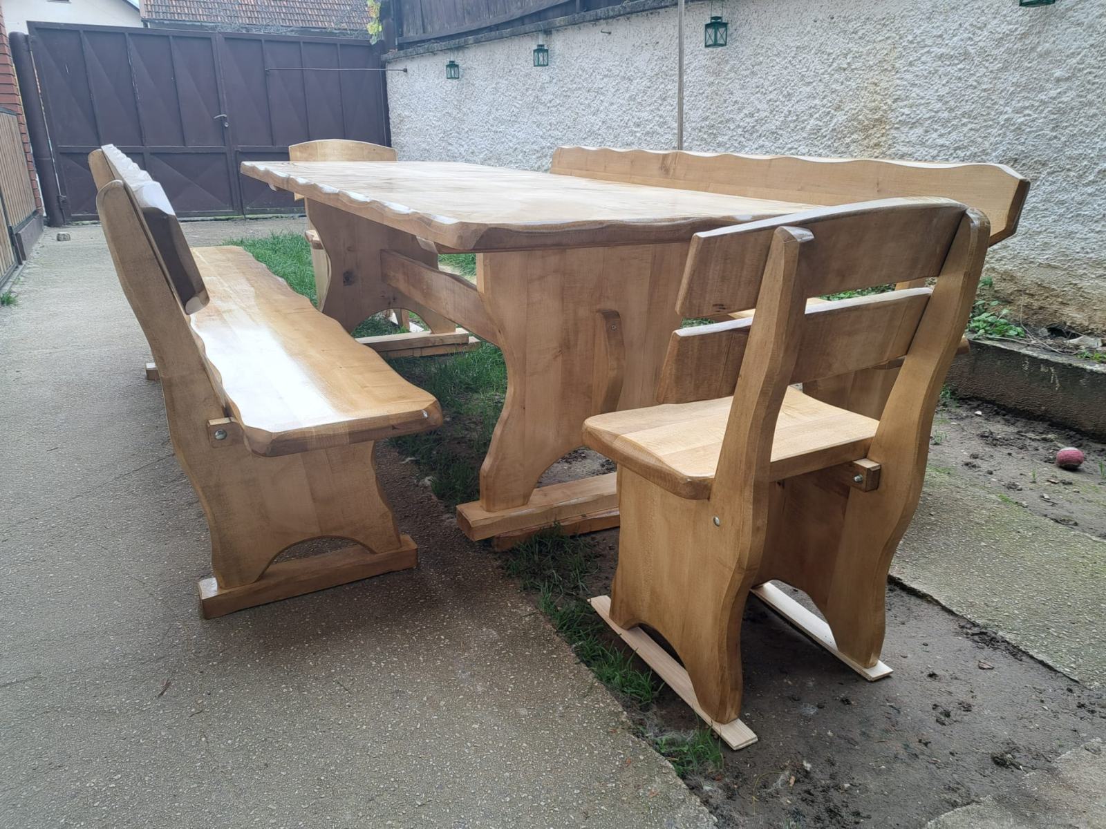 Drveni stolovi, klupe i stolice * Obrt Žubrinić