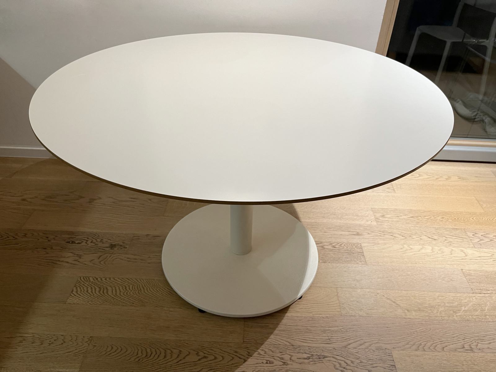 IKEA BILLSTA okrugli stol 118 cm