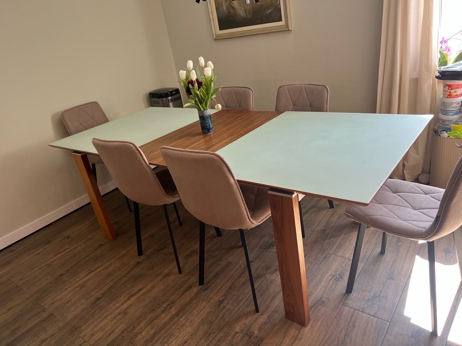 Moderan blagovaonski stol