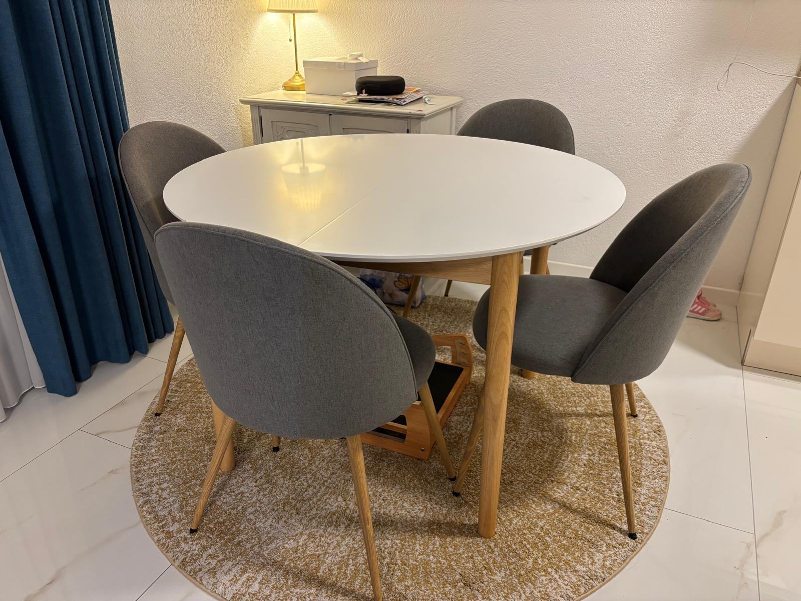 Okrugli blagavaonski stol pfomjera 110 cm