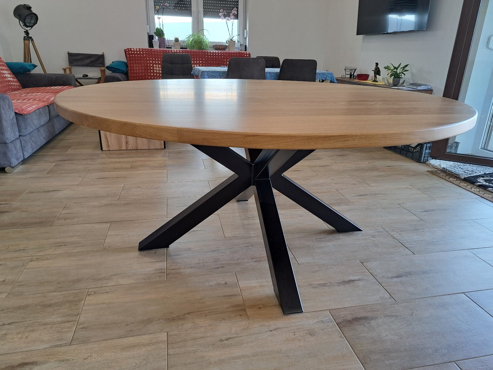 okrugli stol za blagovaonu