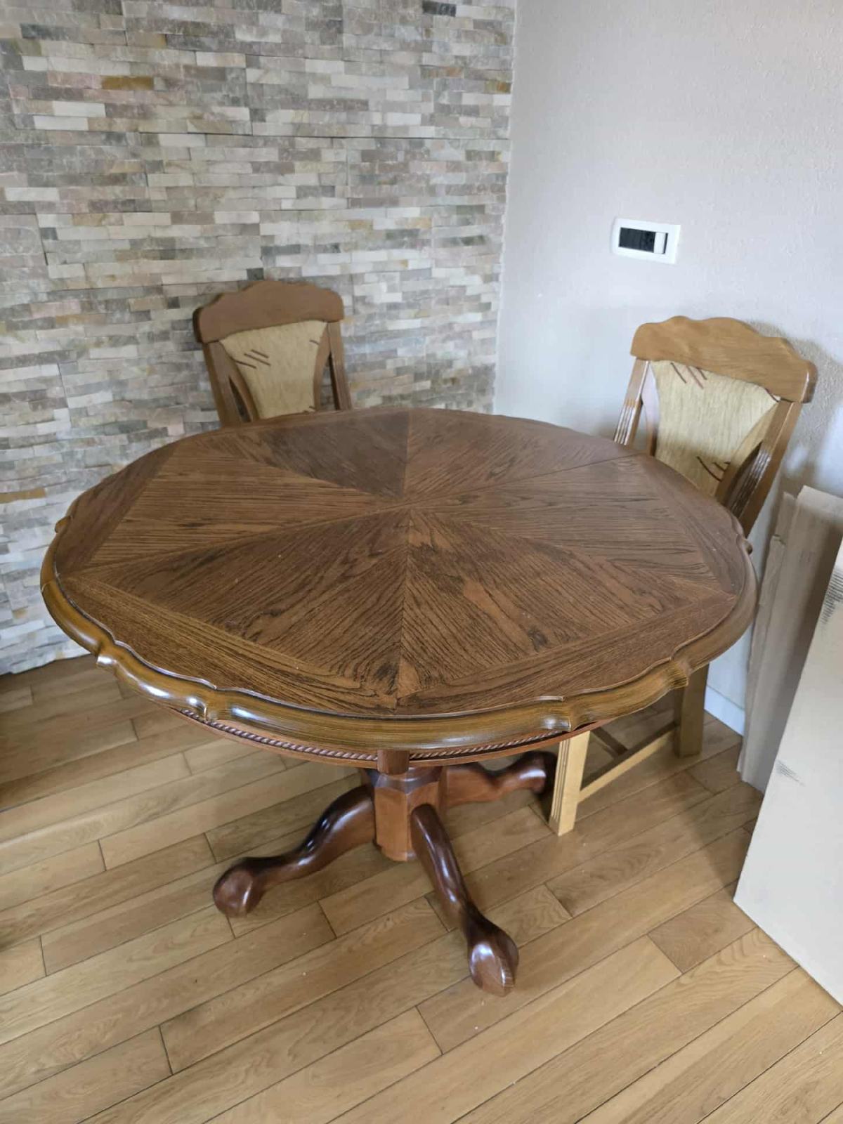 Okrugli stol promjer 107 + mogucnost razvlacenja