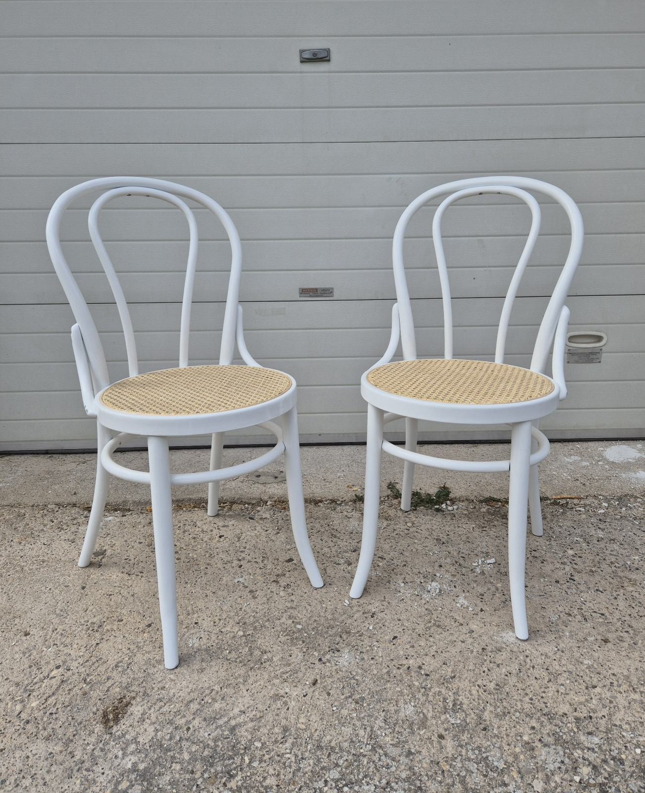 Par Thonet stolica - model 18