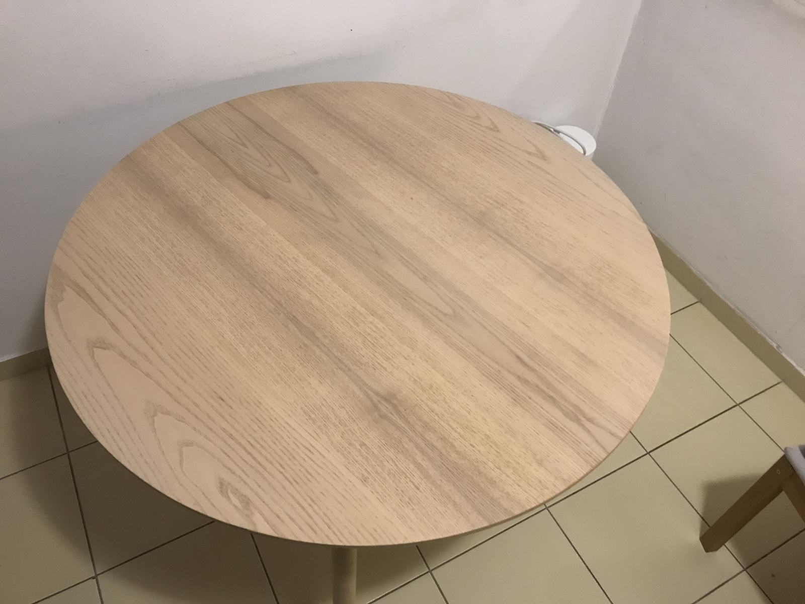 Prodajem kuhinjski okrugli stol IKEA LISABO promjera 105 cm