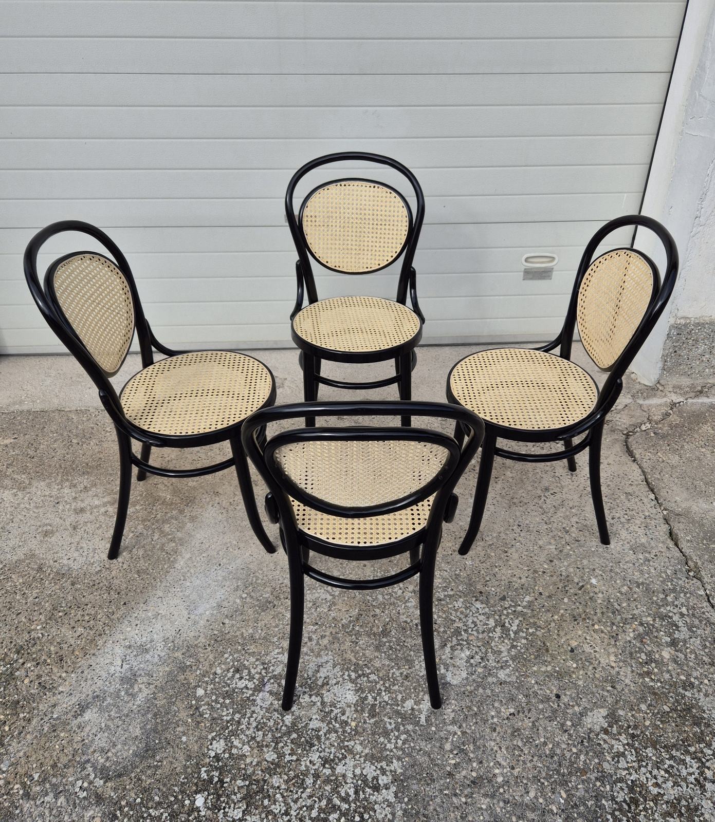 Restaurirane Thonet stolice - model 15