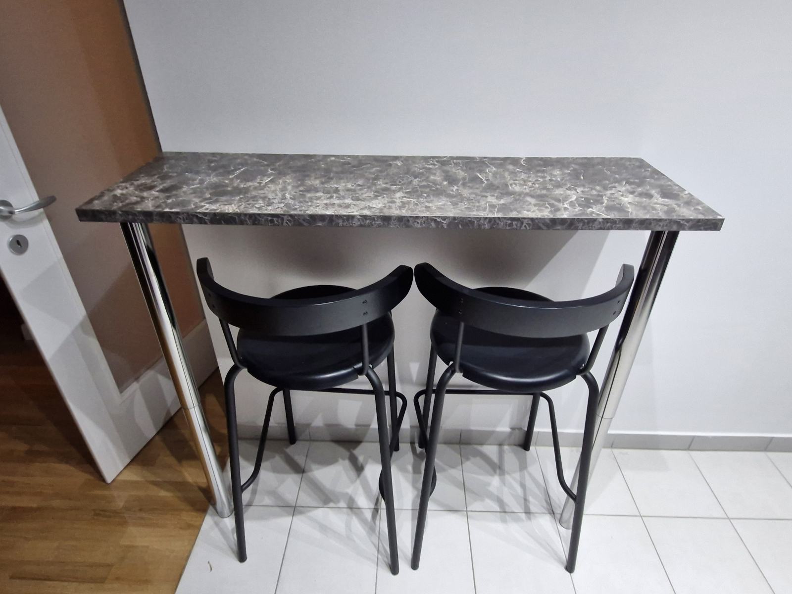 Šank i 2 barske stolice