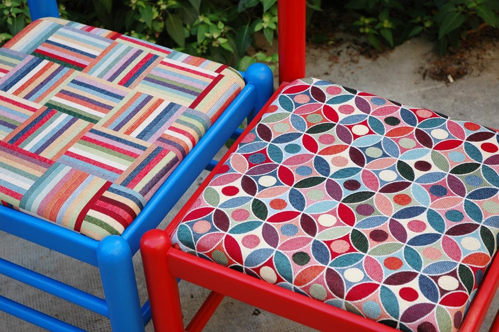 Stolice crvena&plava