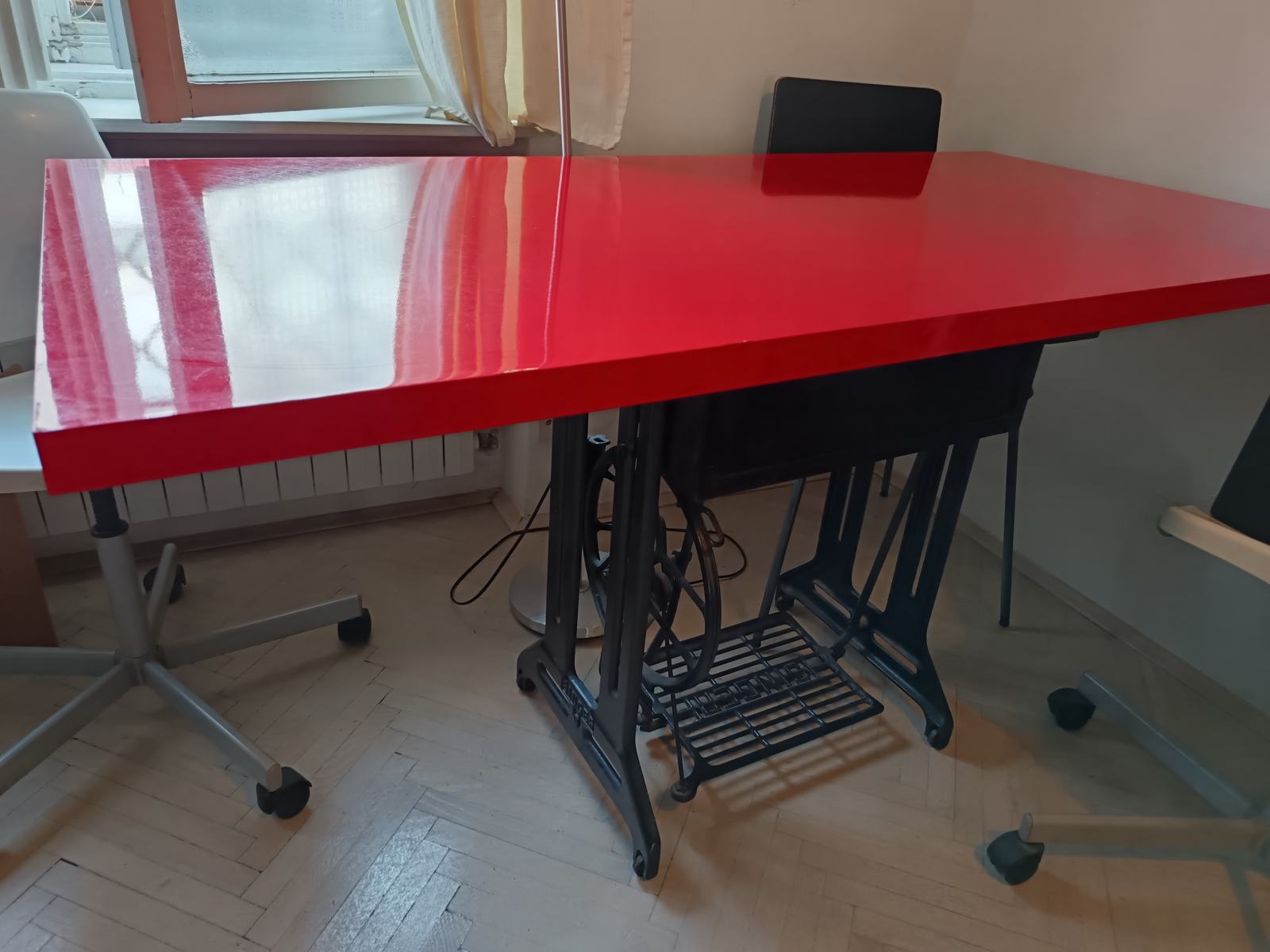 Unikatni custom made stol