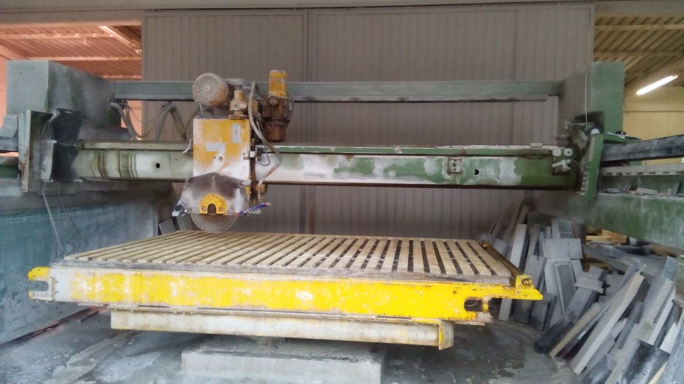 Stroj za rezanje kamena