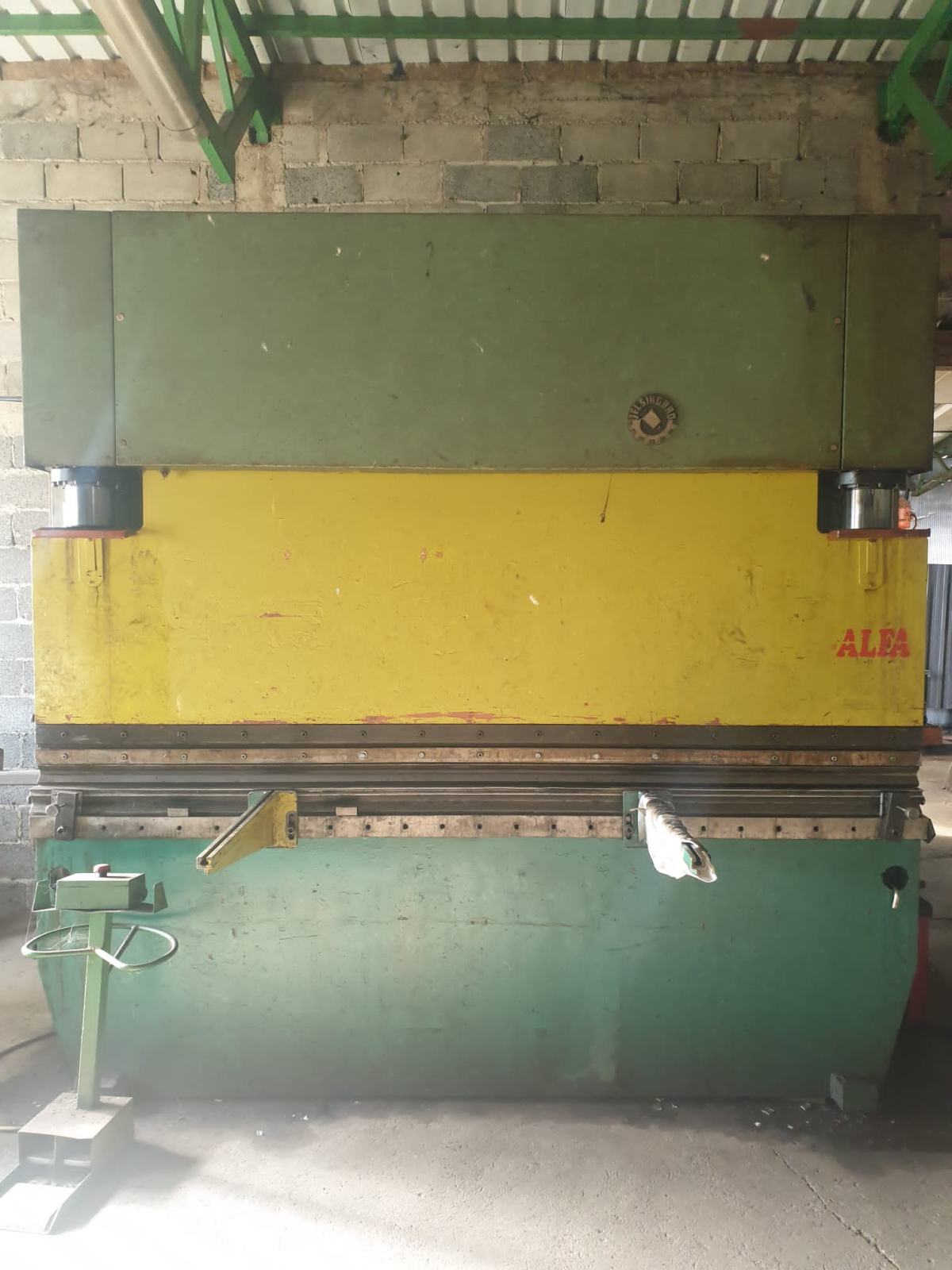 Apkant presa hidraulična JELŠINGRAD 110/3000