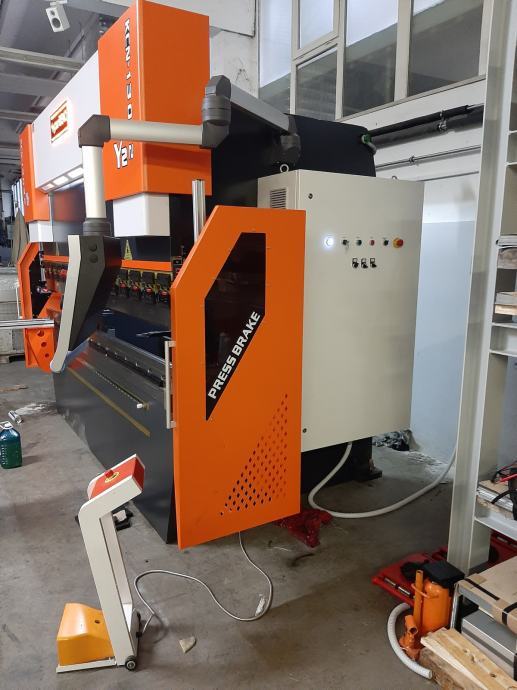 HyperCUT CNC HyperBEND apkant preša 3000mm 130t
