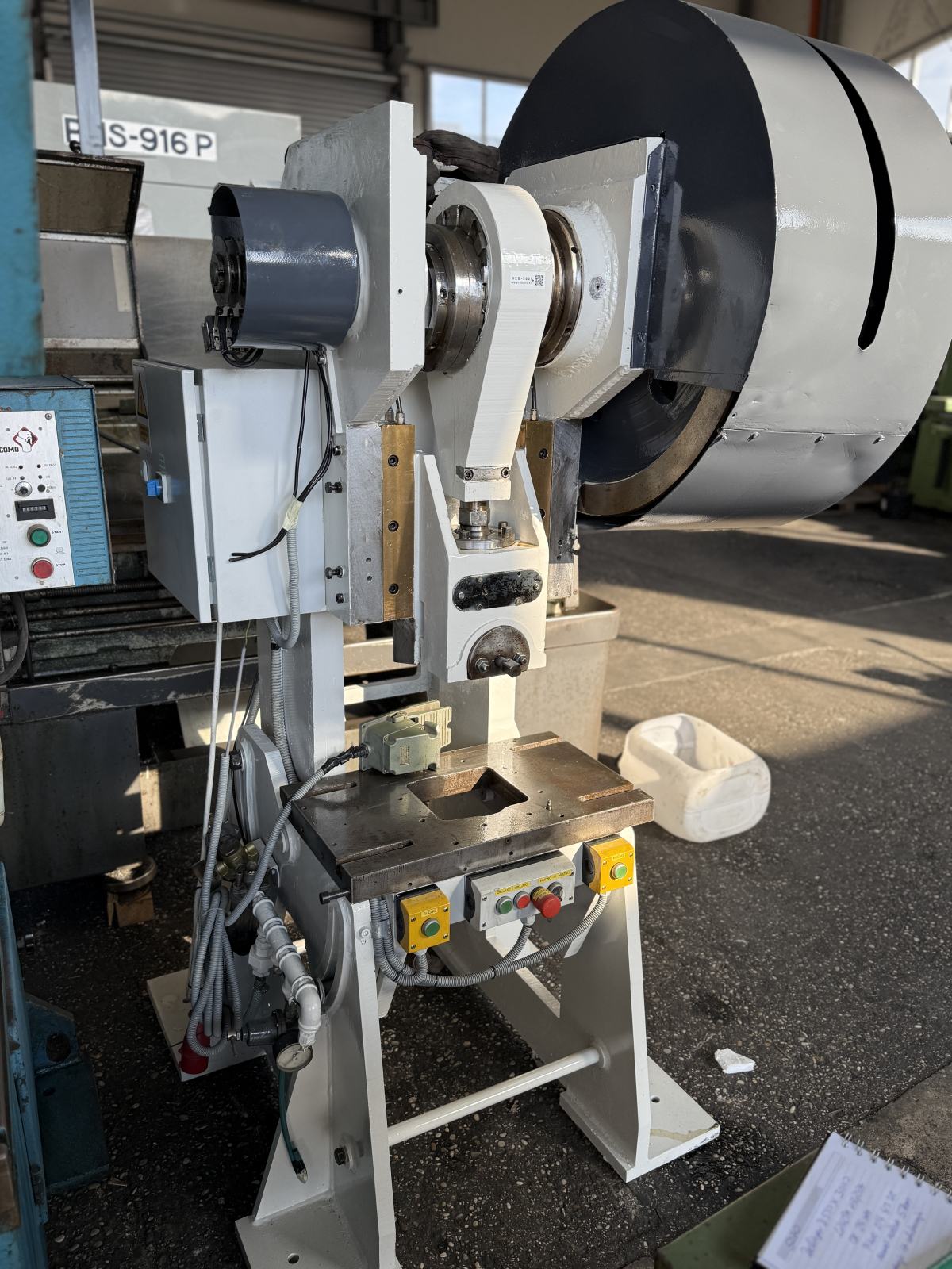 Ekscentar preša 32T