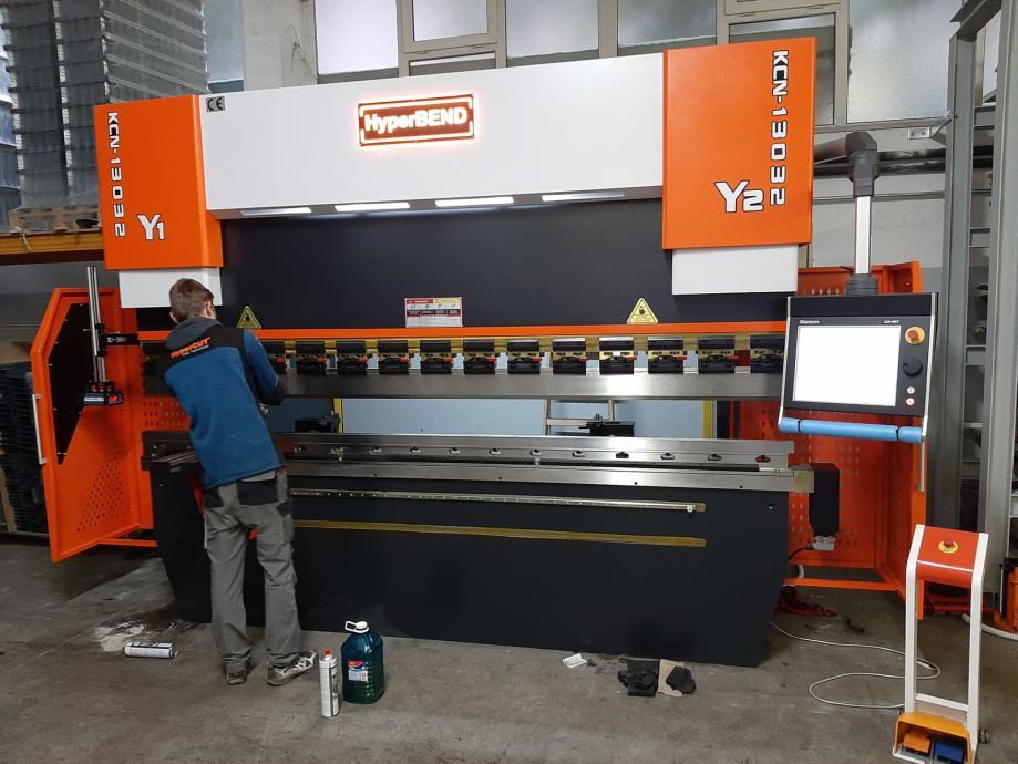 HyperCUT CNC HyperBEND apkant preša 3100mm, 160 tona, 1os