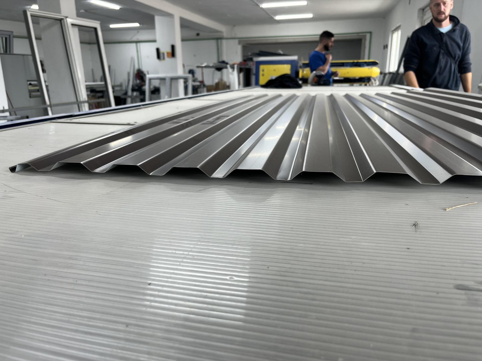 MAŠINA ZA TRAPEZNI LIM TR 14