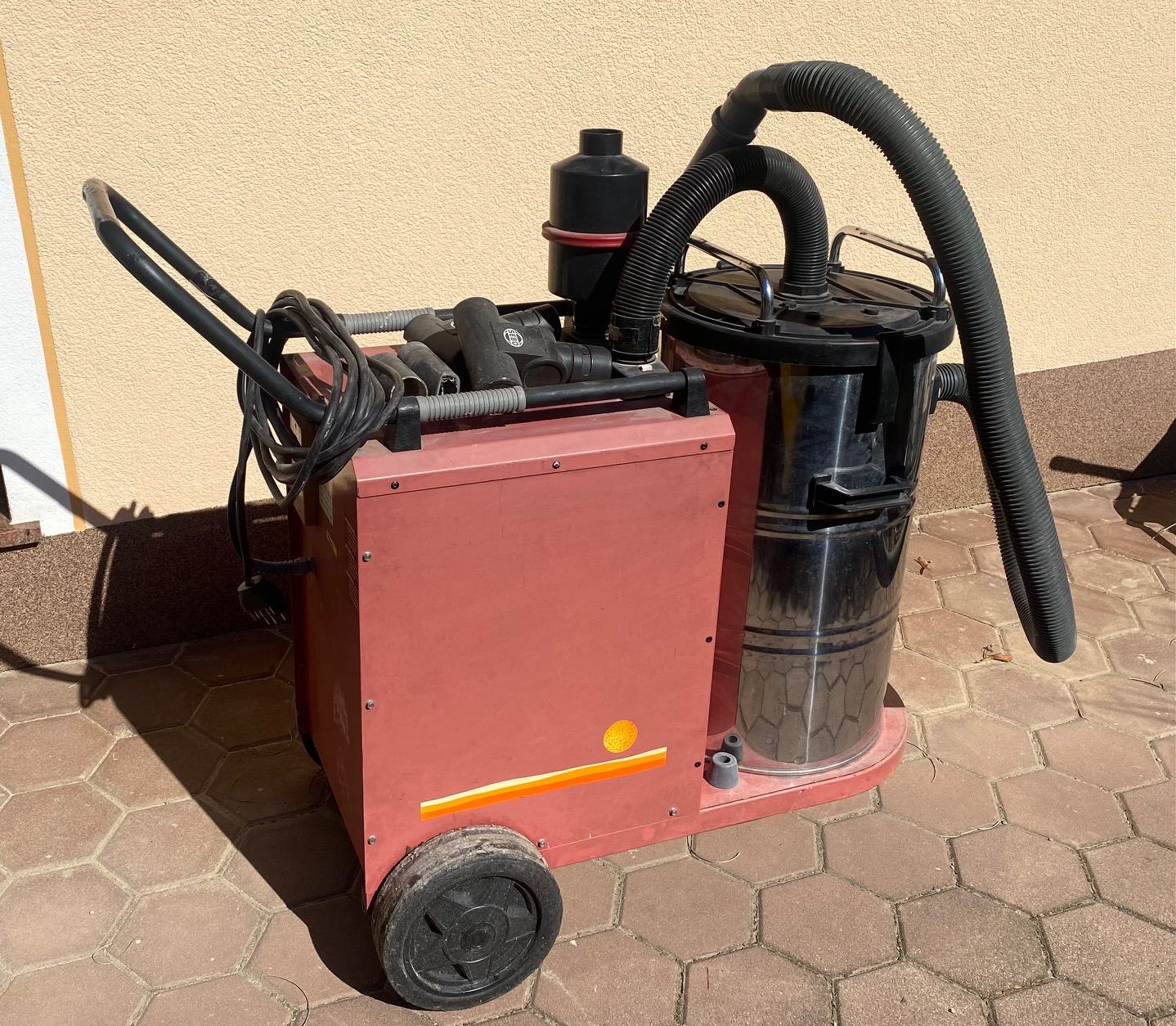 INDUSTRIJSKI SESALEC PLANET 50