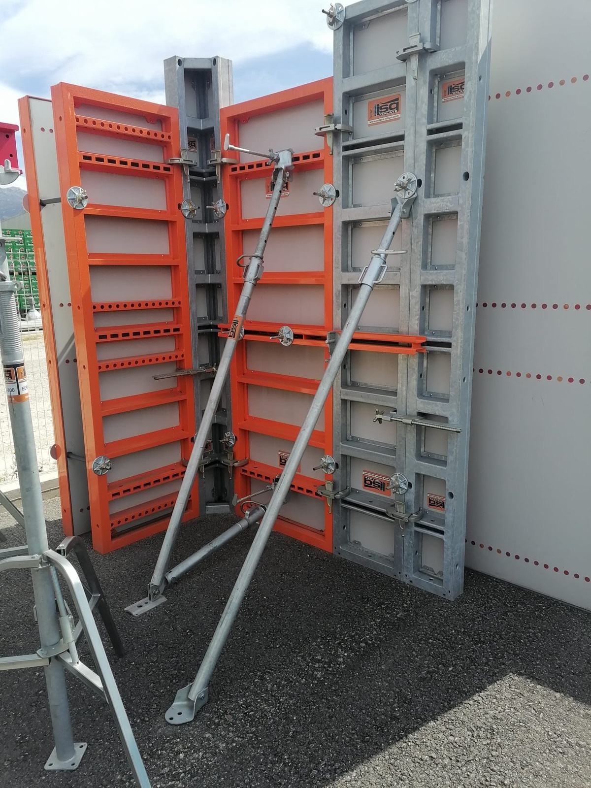 Kosnik za oplatu univerzalni