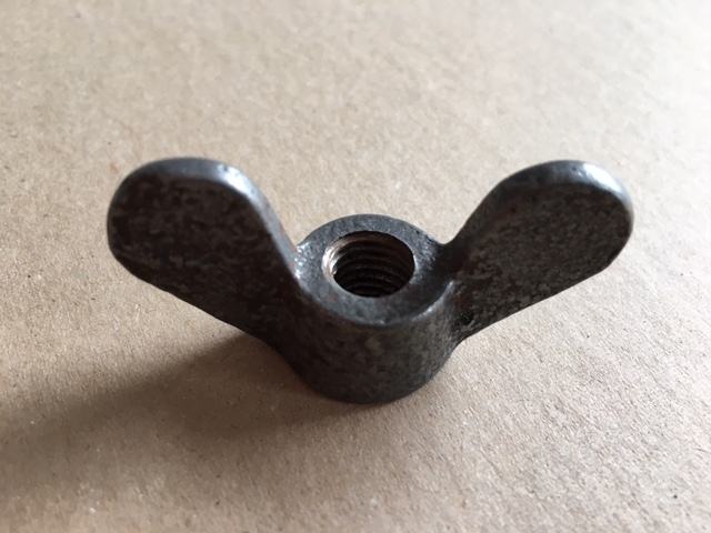 50 komada krilnih, leptir matica , ljevana prema DIN 315 M10 , kom 50