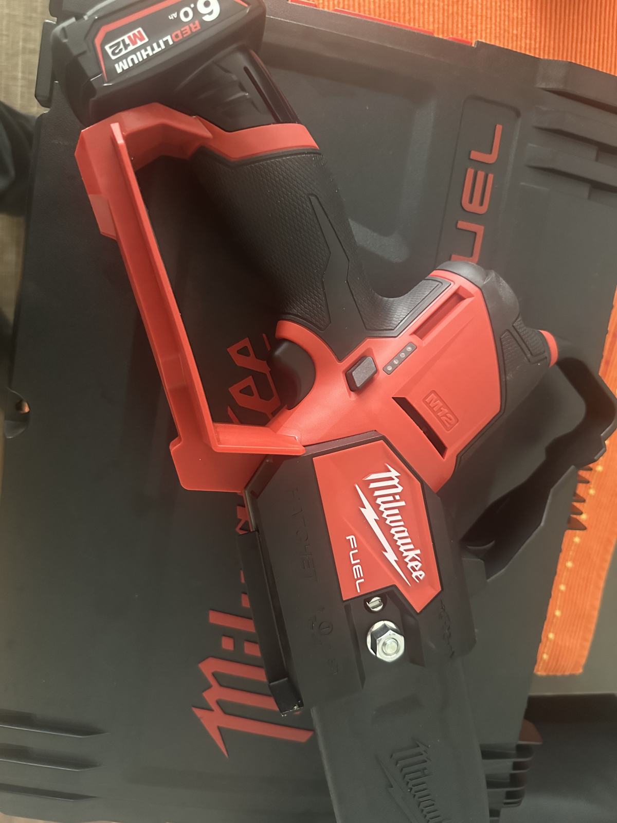 MILWAUKEE M12 FHS