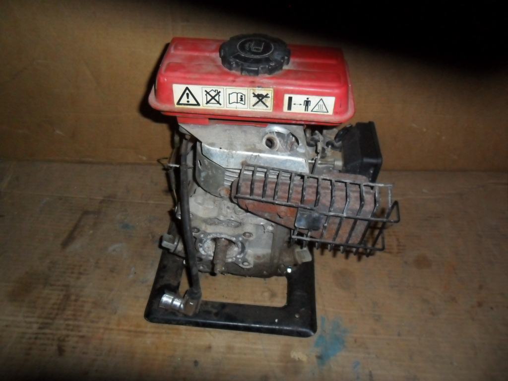 Motor benzinski nepoznatih karakteristika neispravan