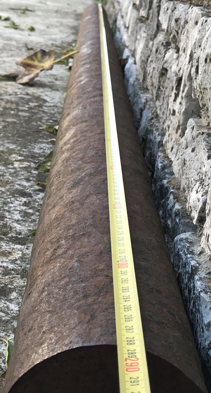 Okrugla čelična šipka / duž: 2885 mm, fi: 111,4 mm / oko 216 kg / Pula